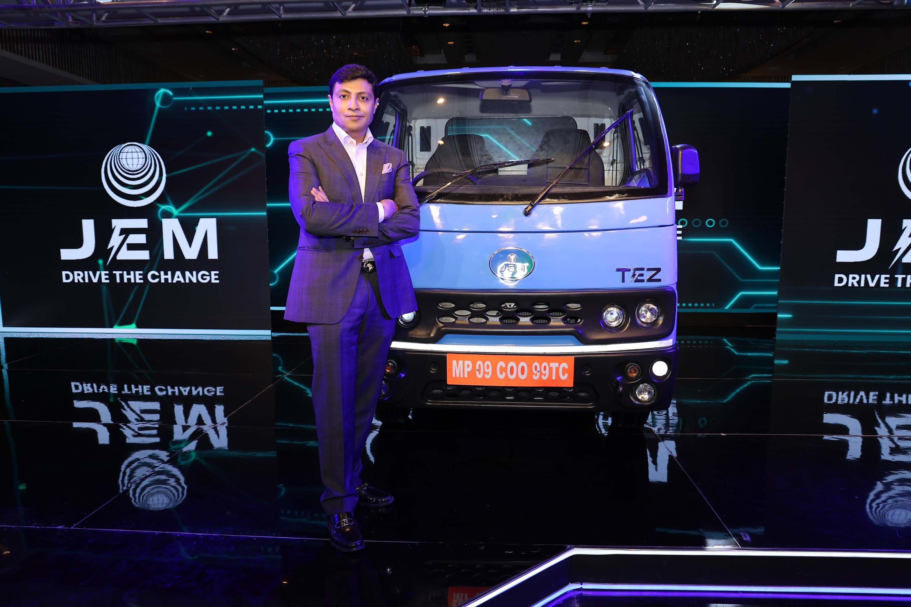 Jupiter Electric Mobility Launches JEM TEZ, Opens EV Plant | GearFliQ